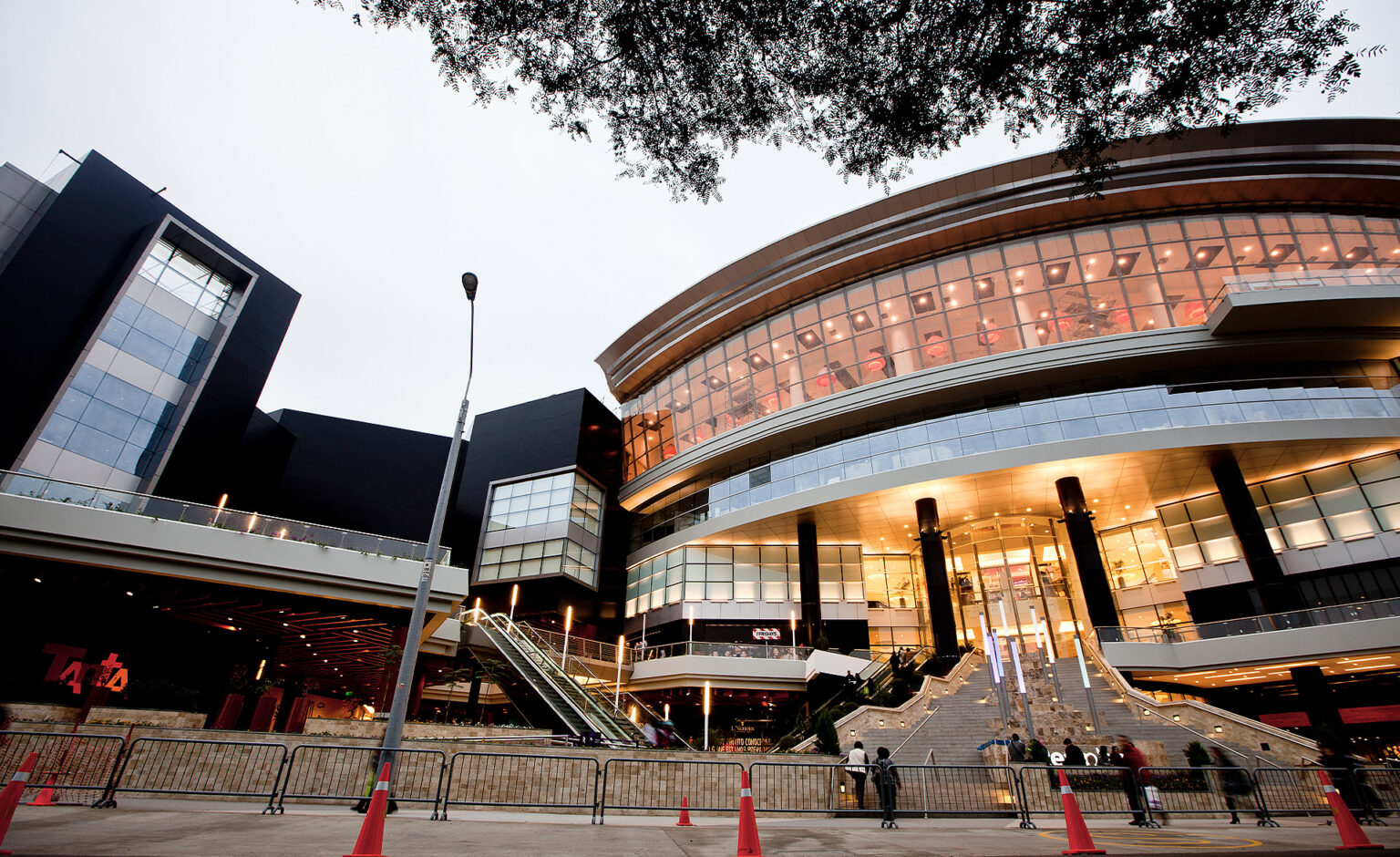 Centro Comercial Real Plaza Salaverry : JJC Grupo