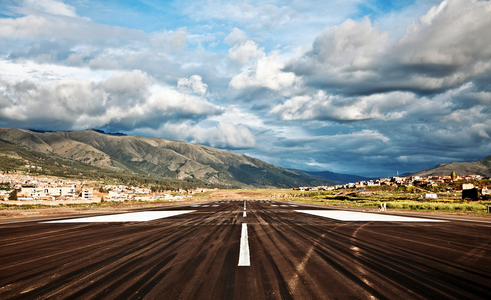 Aeropuerto Internacional Alejandro Velasco Astete del Cusco : JJC Grupo